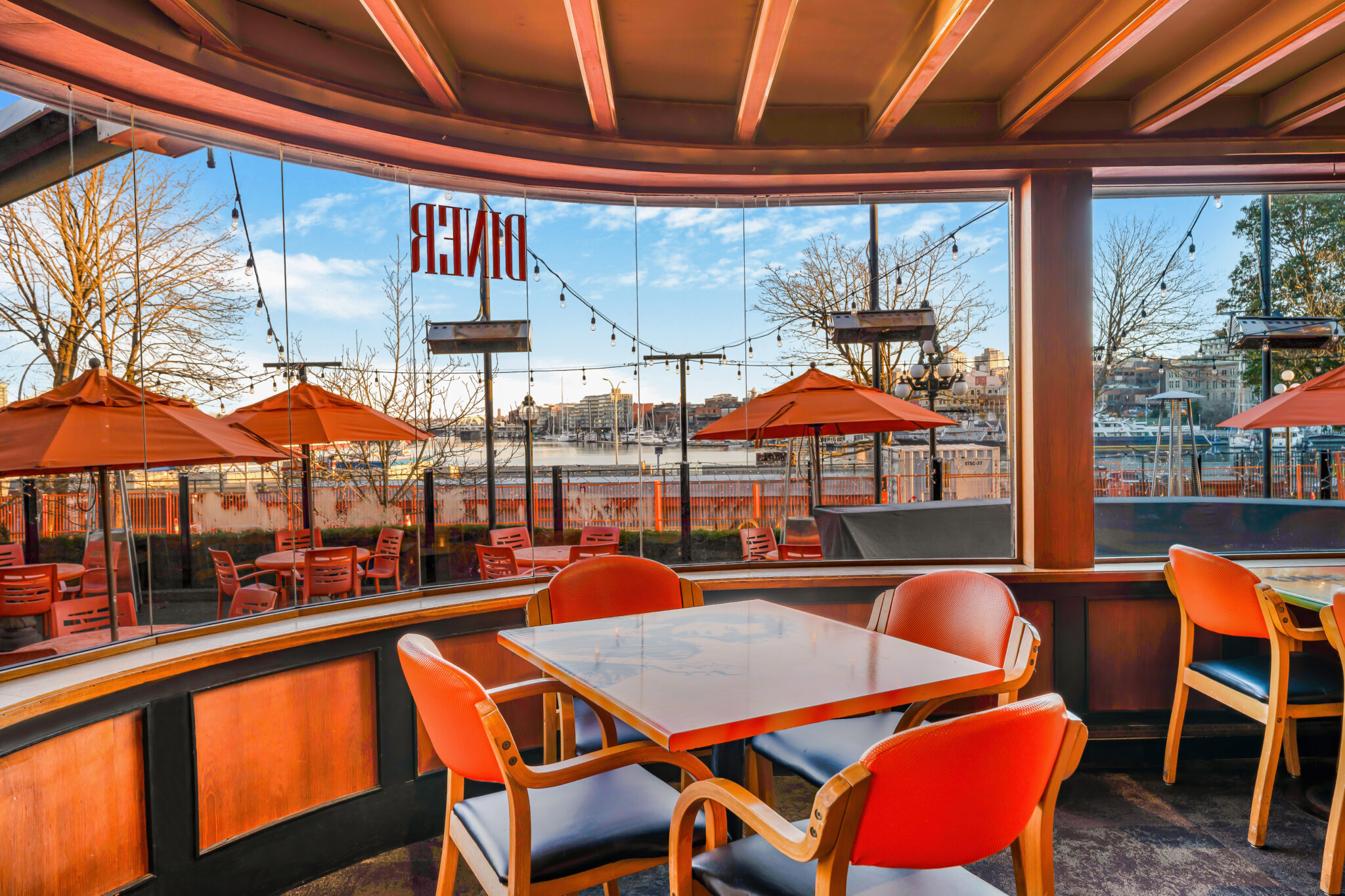 Days Inn Victoria on the Harbour - the garden city awaits